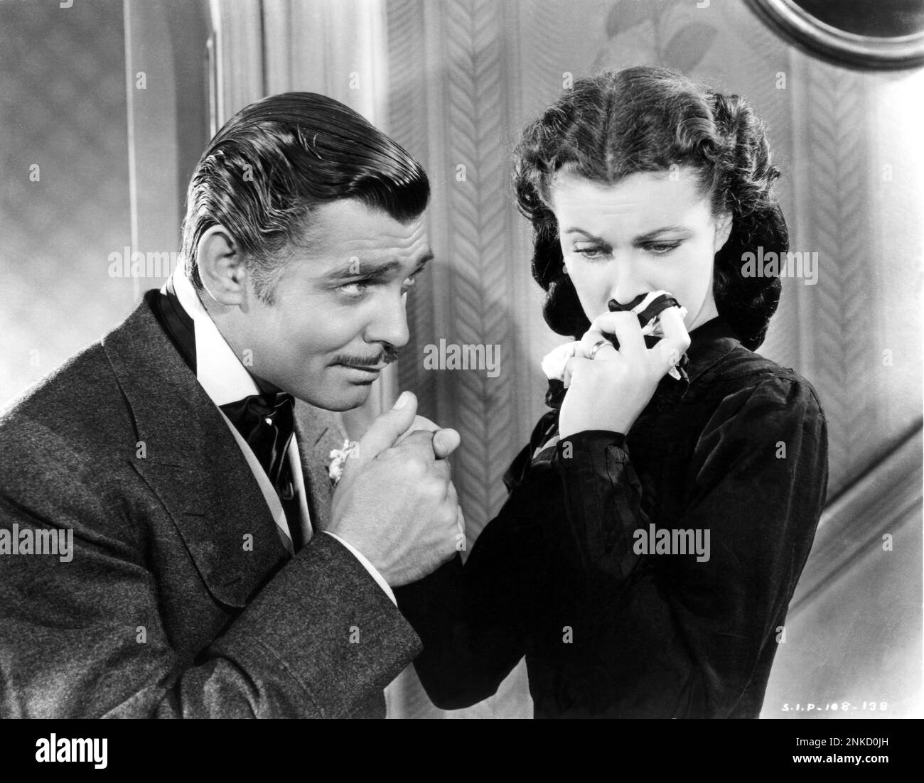 Kiss lovers gone with Black and White Stock Photos & Images - Alamy