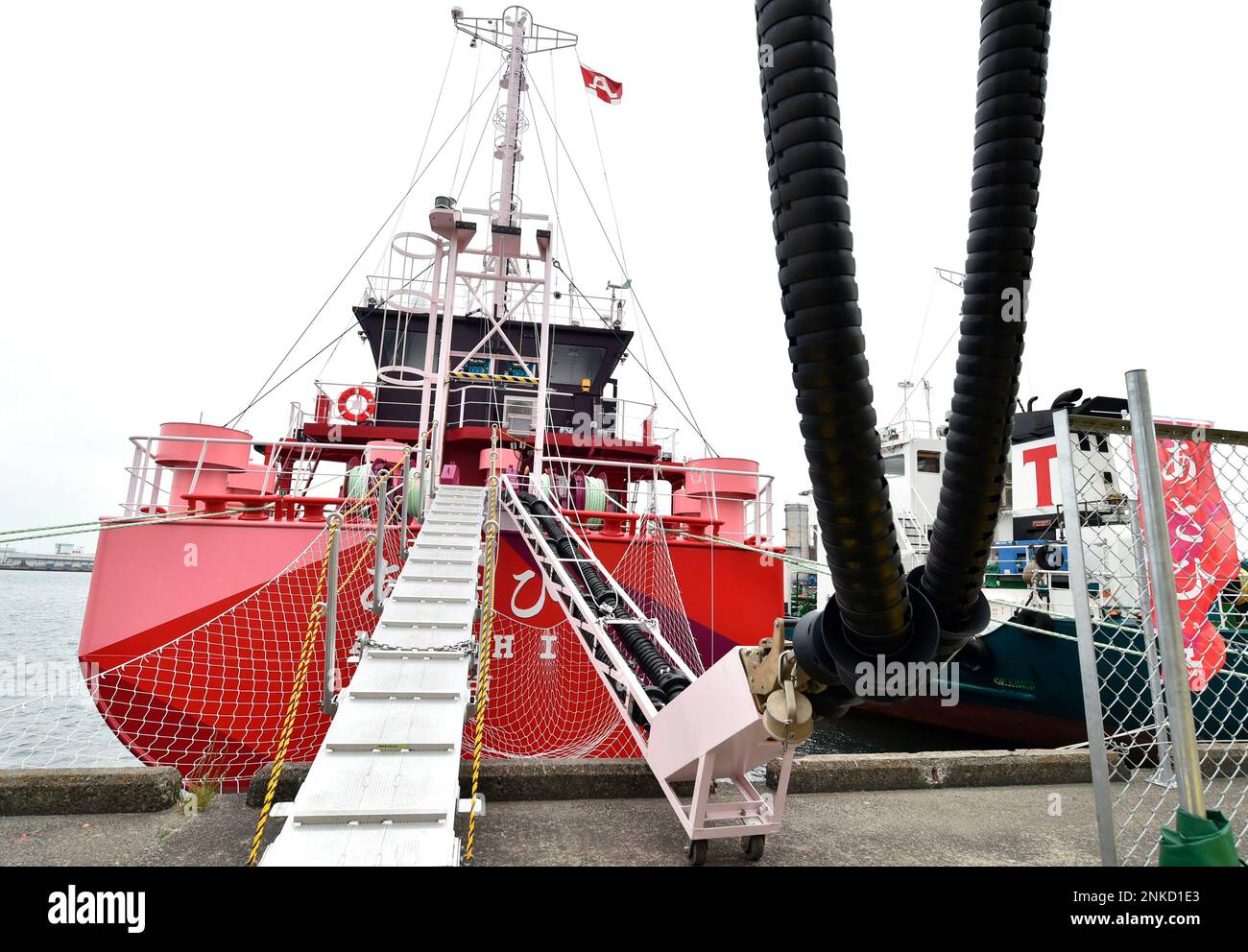 World's first Zero-Emission Electric Tanker ASAHI ports at a charging ...