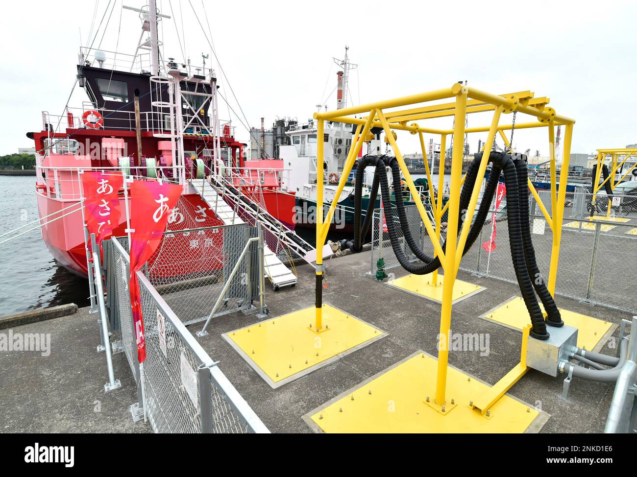 World's first Zero-Emission Electric Tanker ASAHI ports at a charging ...