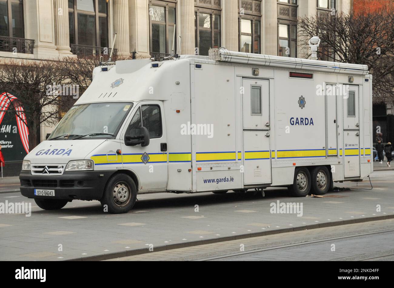 Mobile Garda Van in O’Connell Street, Dublin, Ireland Stock Photo - Alamy