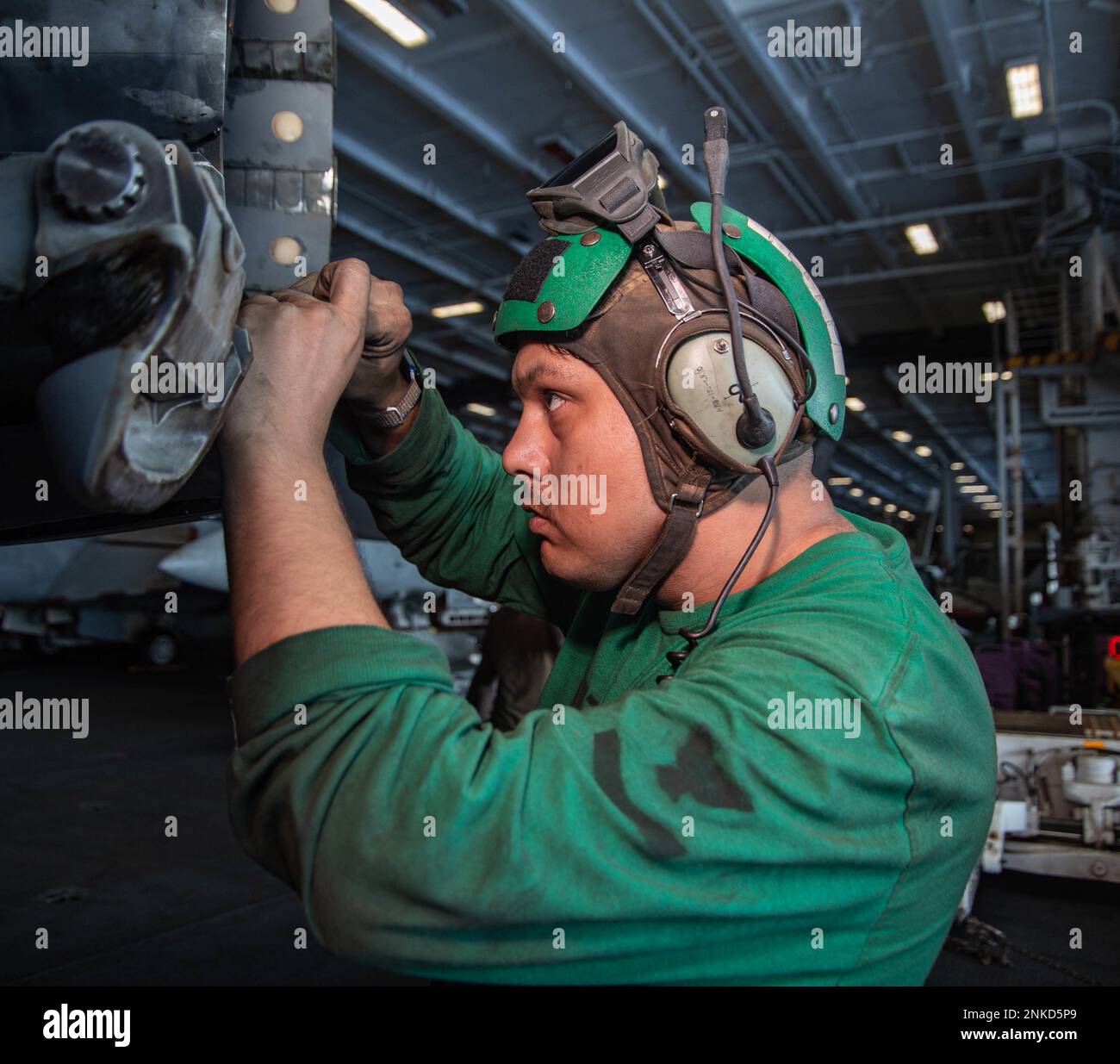 220813-N-DN159-1022 MEDITERRANEAN SEA (Aug. 13 2022) Aviation Machinist ...