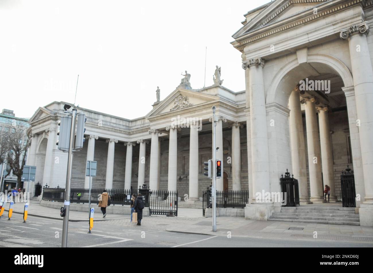 Bank of ireland headquarters hi-res stock photography and images - Alamy