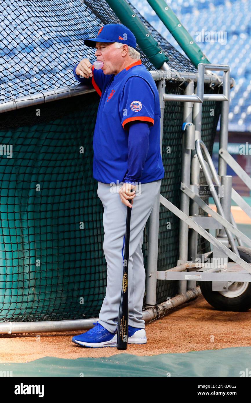 PHILADELPHIA, PA - APRIL 12: New York Mets manager Buck Showalter (11 ...