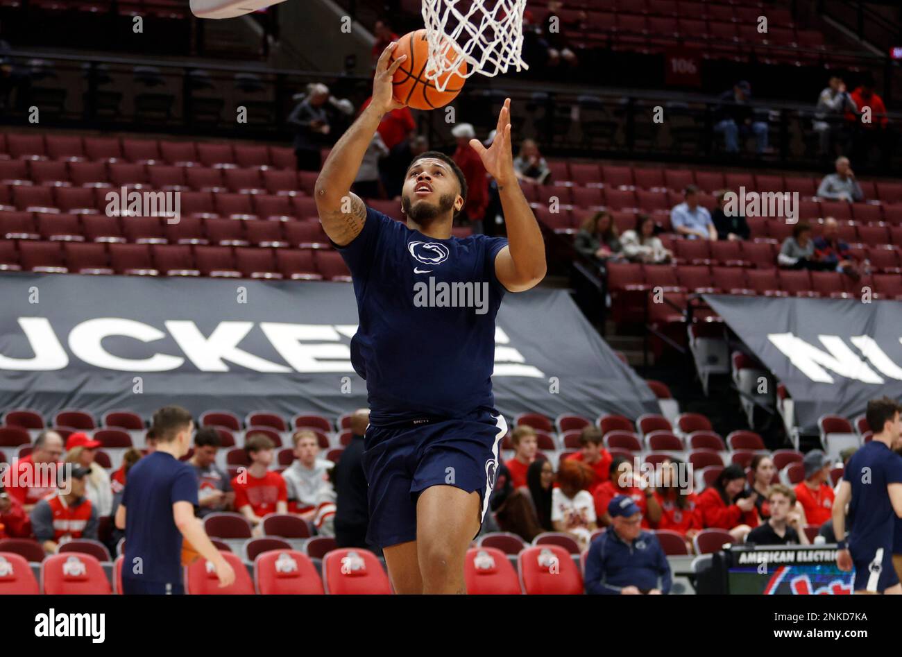 Penn State guard Myles Dread warms up before an NCAA college basketball ...