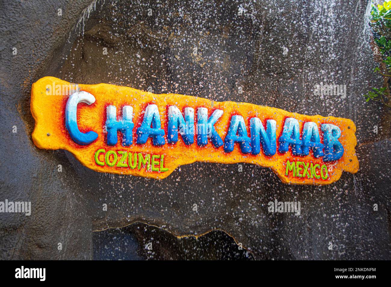 Sign signage welcome welcoming tourists chankanaab cozumel hi-res stock ...
