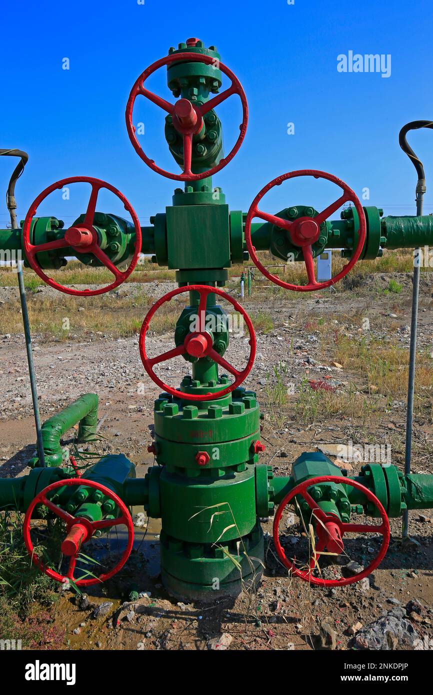 Water metal pipes valves hi-res stock photography and images - Alamy