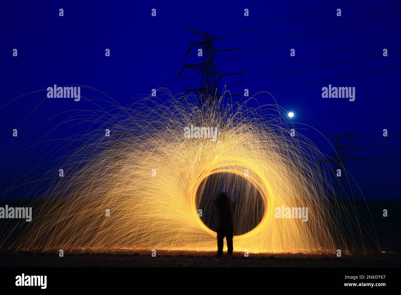 Steel wool burning fireworks Stock Photo - Alamy