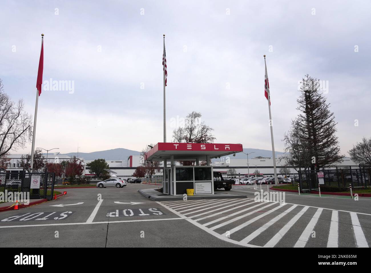 General overall view tesla electric motor vehicles fremont factory ...