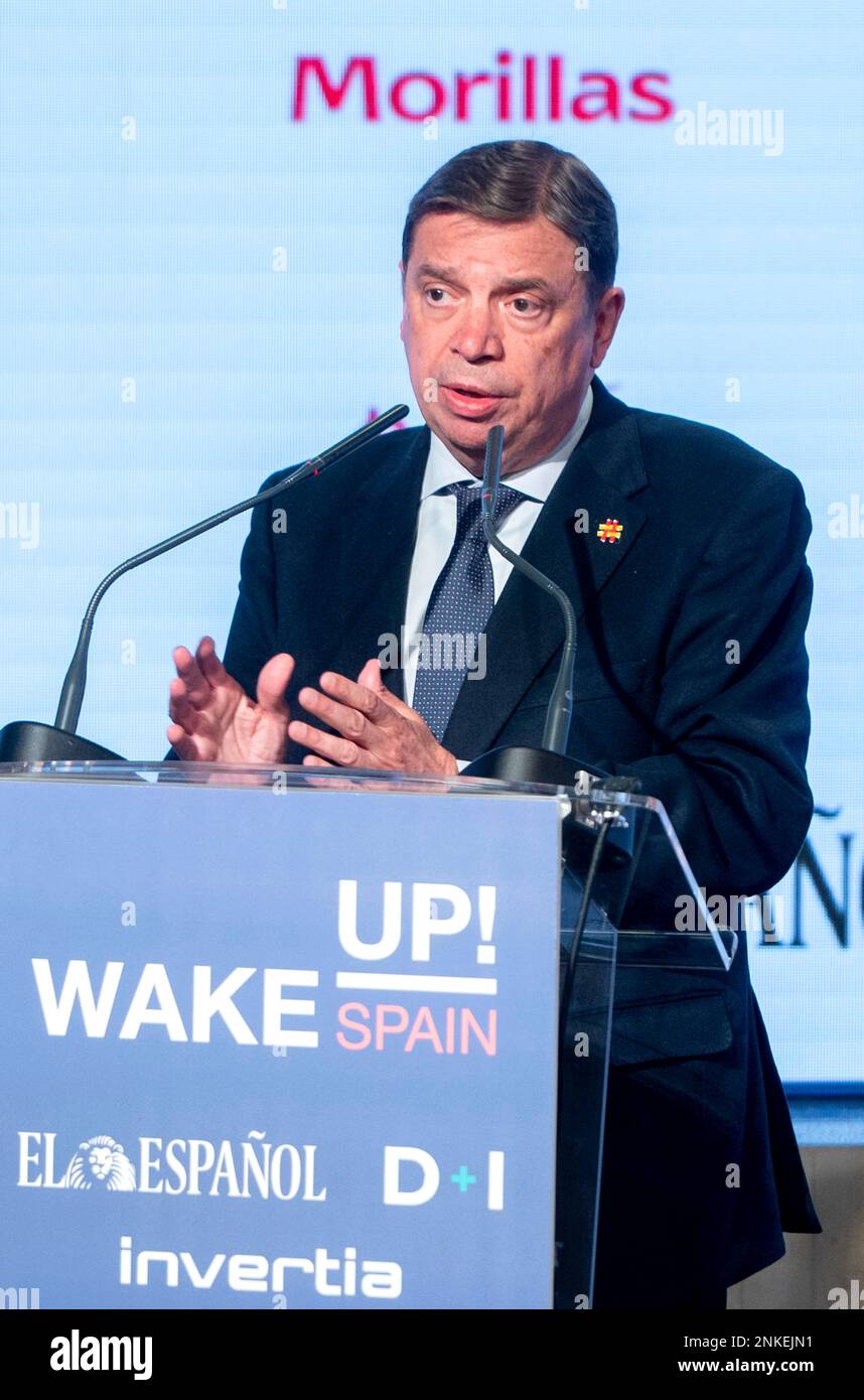 The Minister of Agriculture, Fisheries and Food, Luis Planas, takes ...