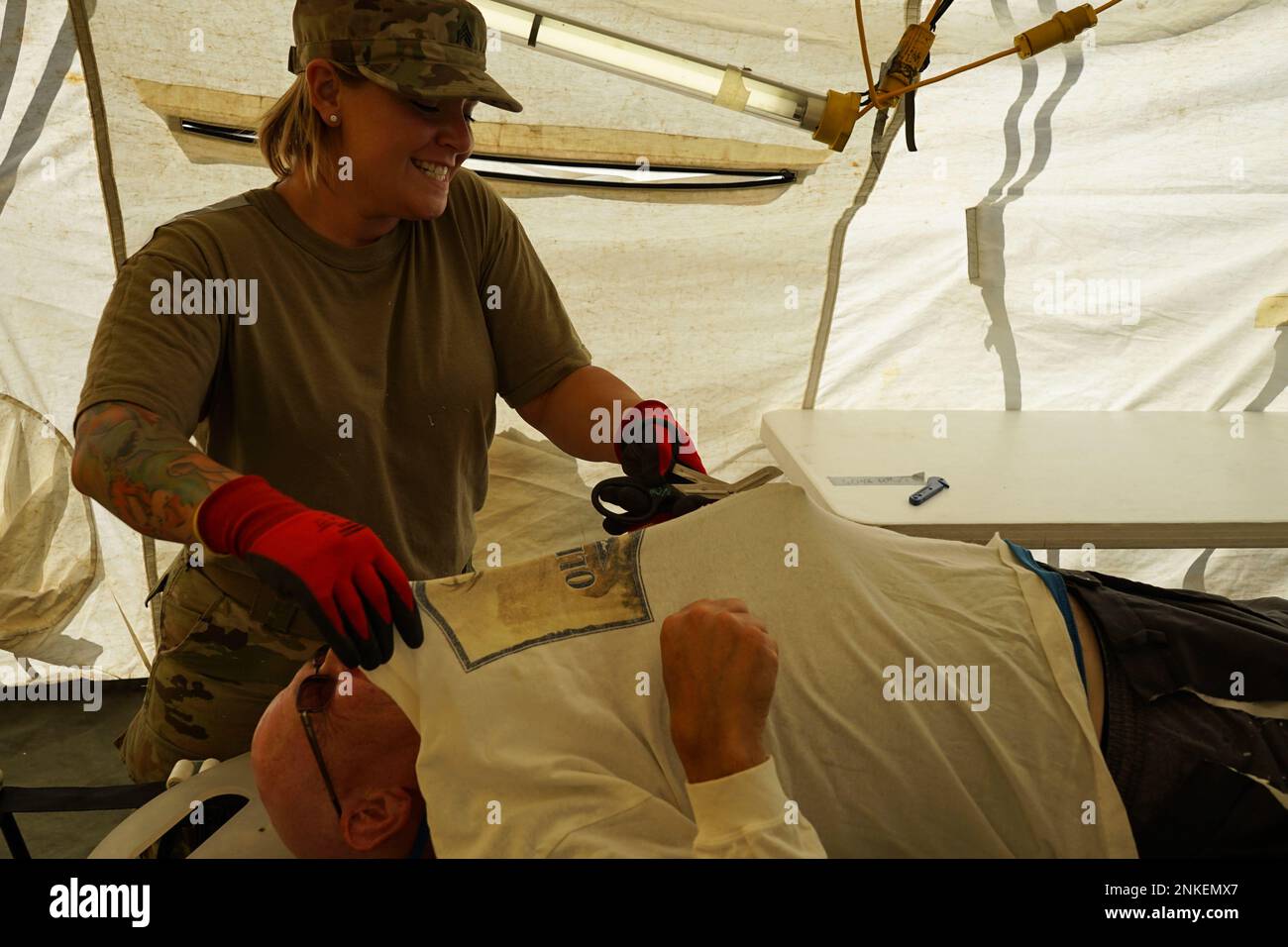 Fema tent hi-res stock photography and images - Alamy