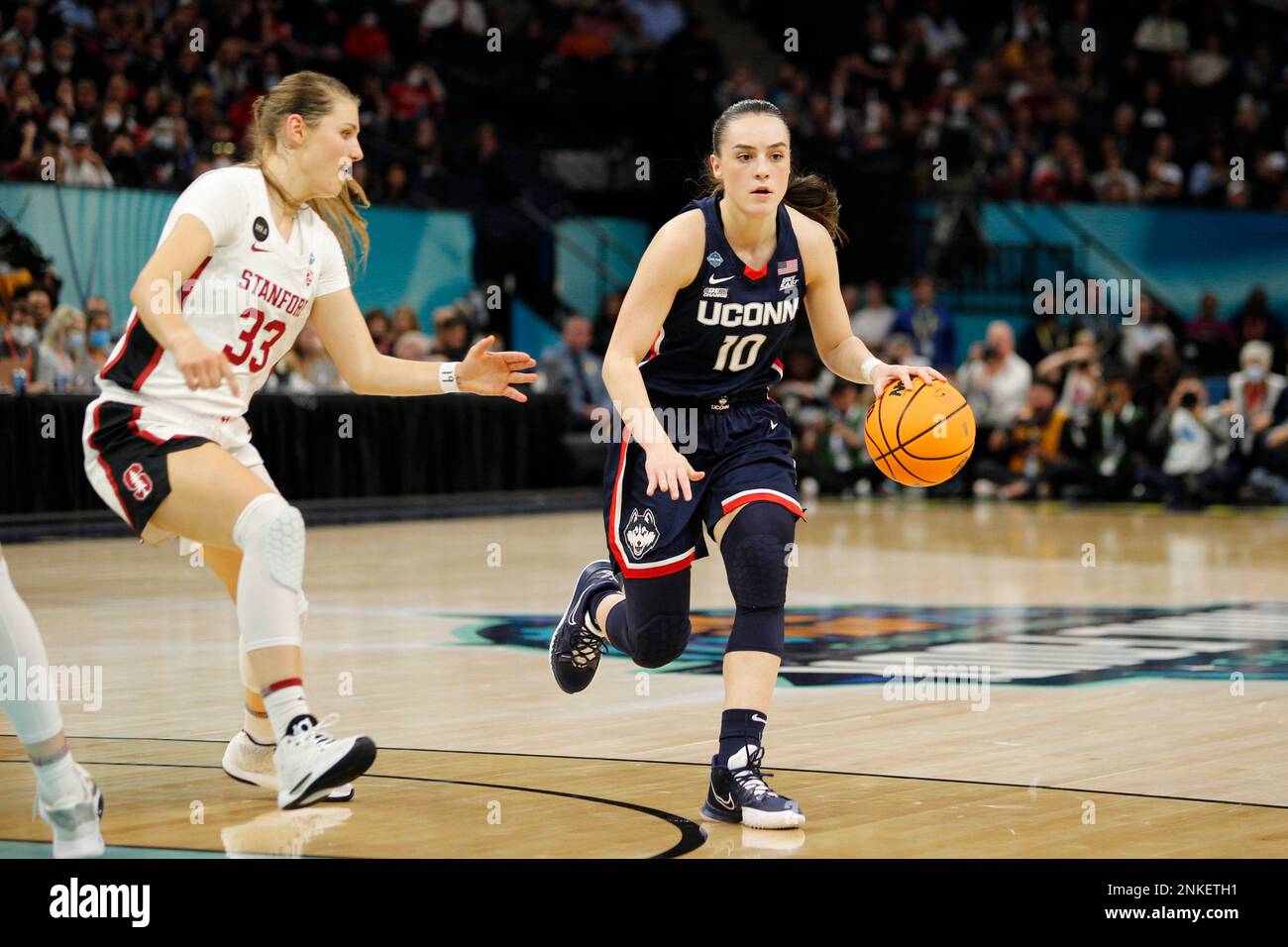 MINNEAPOLIS, MN - APRIL 01: UConn Huskies guard Nika Muhl (10) dribbles ...