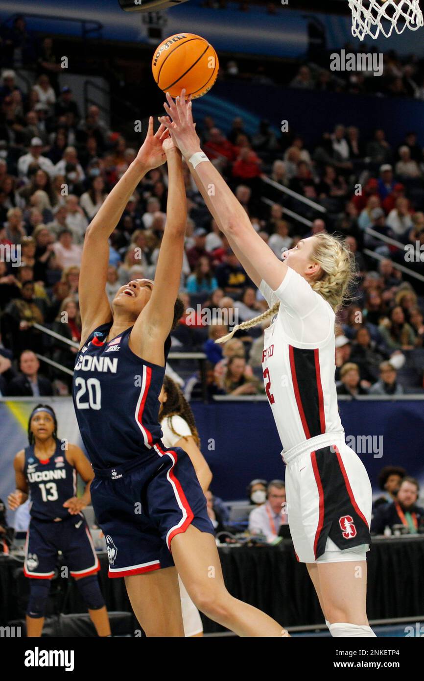 MINNEAPOLIS, MN - APRIL 01: UConn Huskies forward Olivia Nelson-Ododa ...