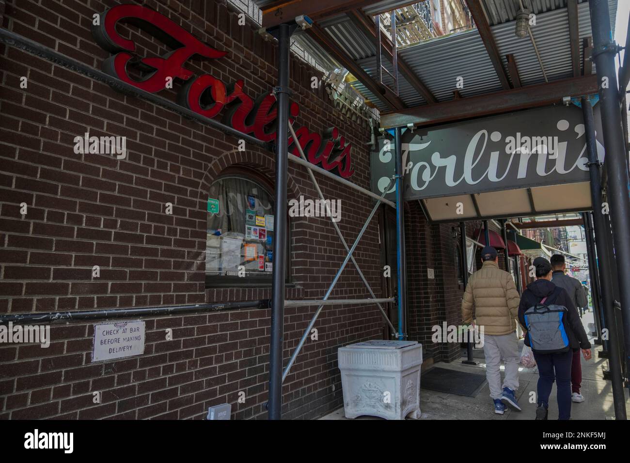 Photo by: John Nacion/STAR MAX/IPx 2022 4/1/22 Forlini's restaurant ...