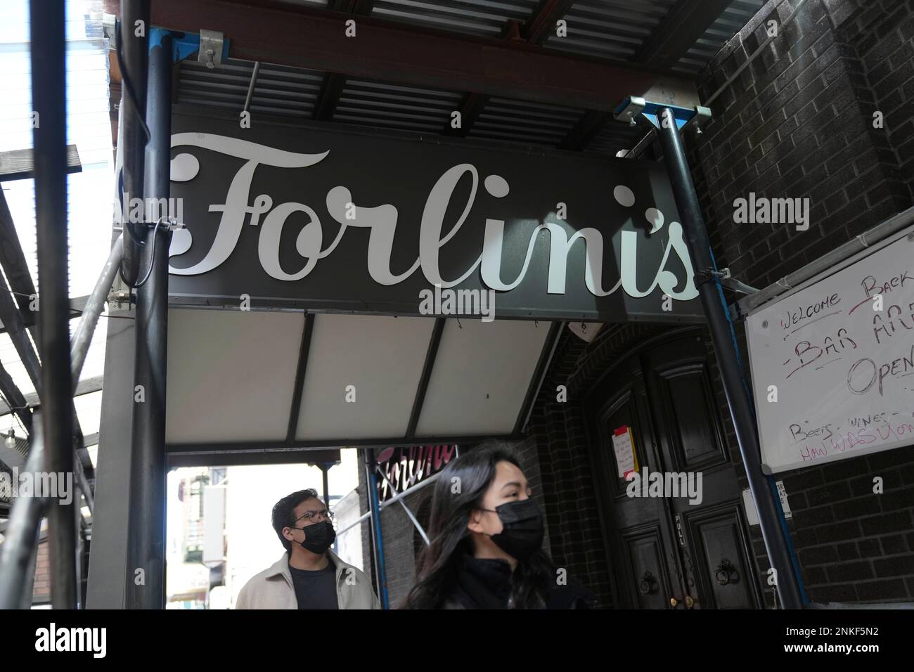 Photo by: John Nacion/STAR MAX/IPx 2022 4/1/22 Forlini's restaurant ...