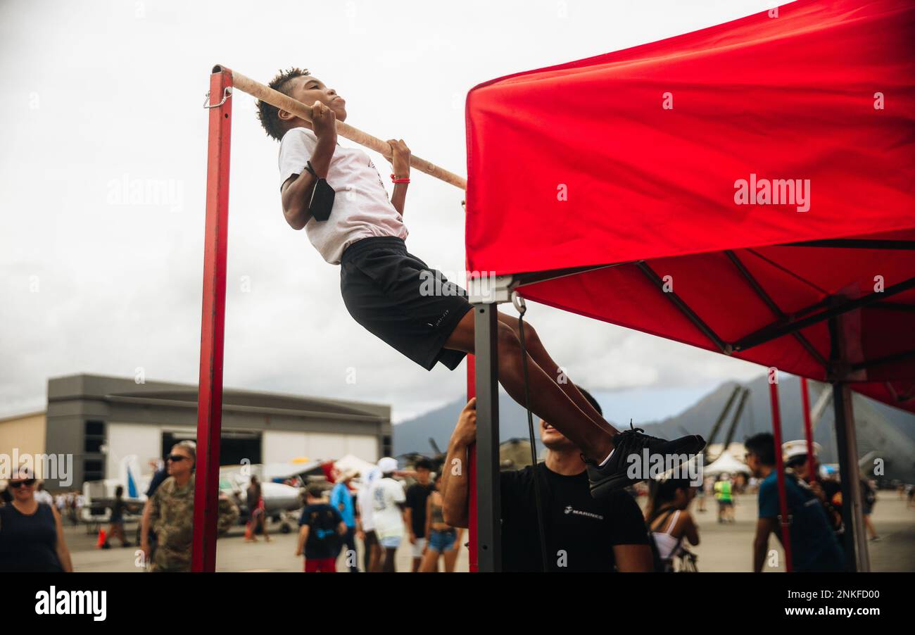Jadyn Rogers, 14, and a Pyramid Rock Young Marine, performs 19 pull-ups ...