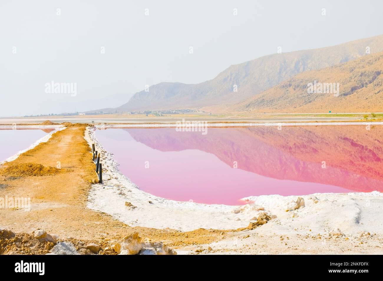 Shiraz lake hi-res stock photography and images - Alamy