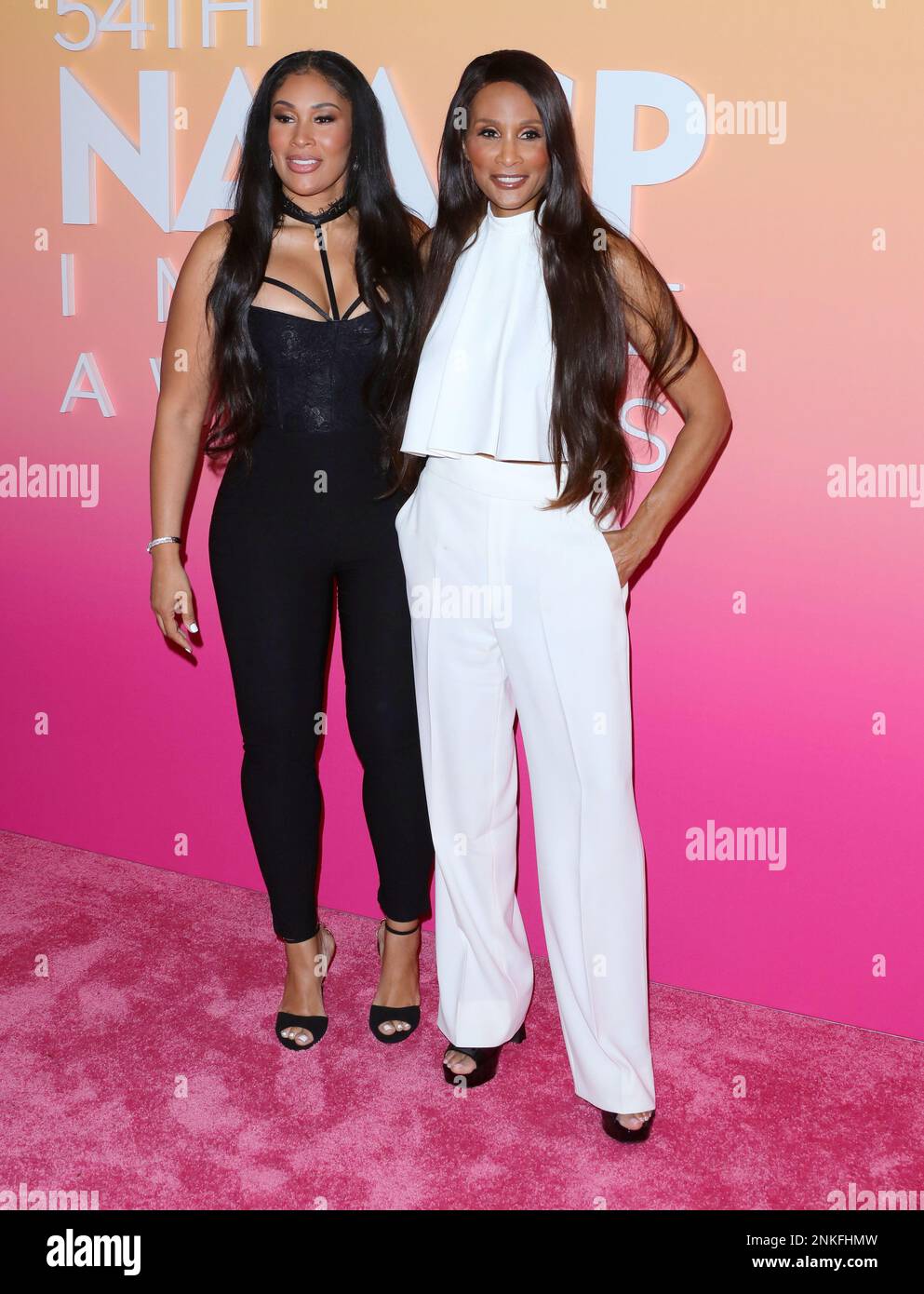 Los Angeles, CA , February 23, 2023 . Beverly Johnson, Anansa Sims ...