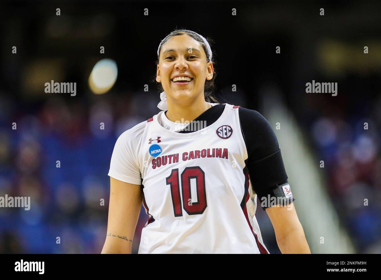 GREENSBORO, NC - MARCH 27: Kamilla Cardoso (10) of the South Carolina ...