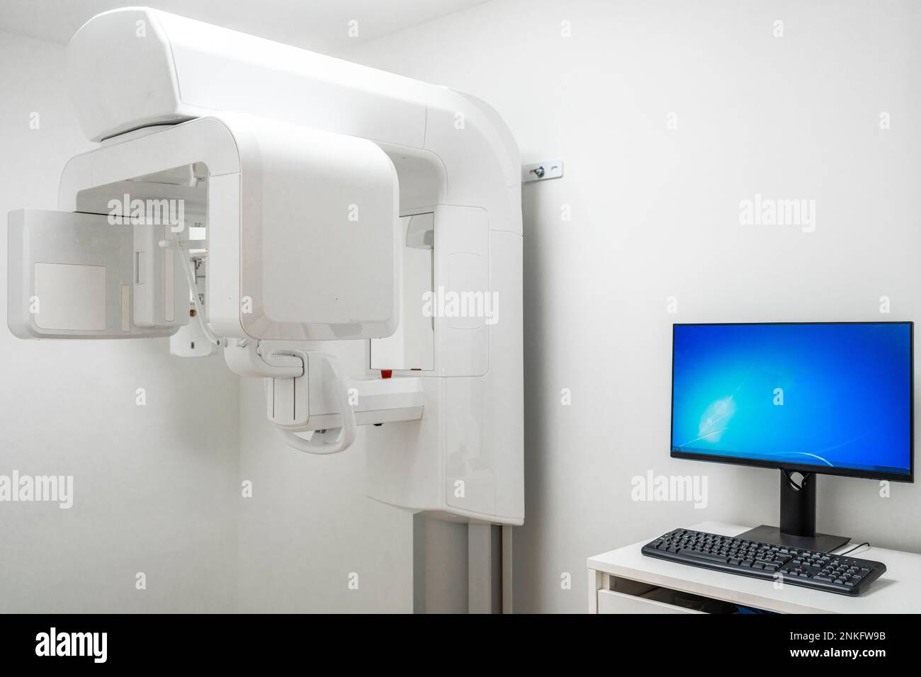 X-ray equipment with computer at clinic Stock Photo - Alamy