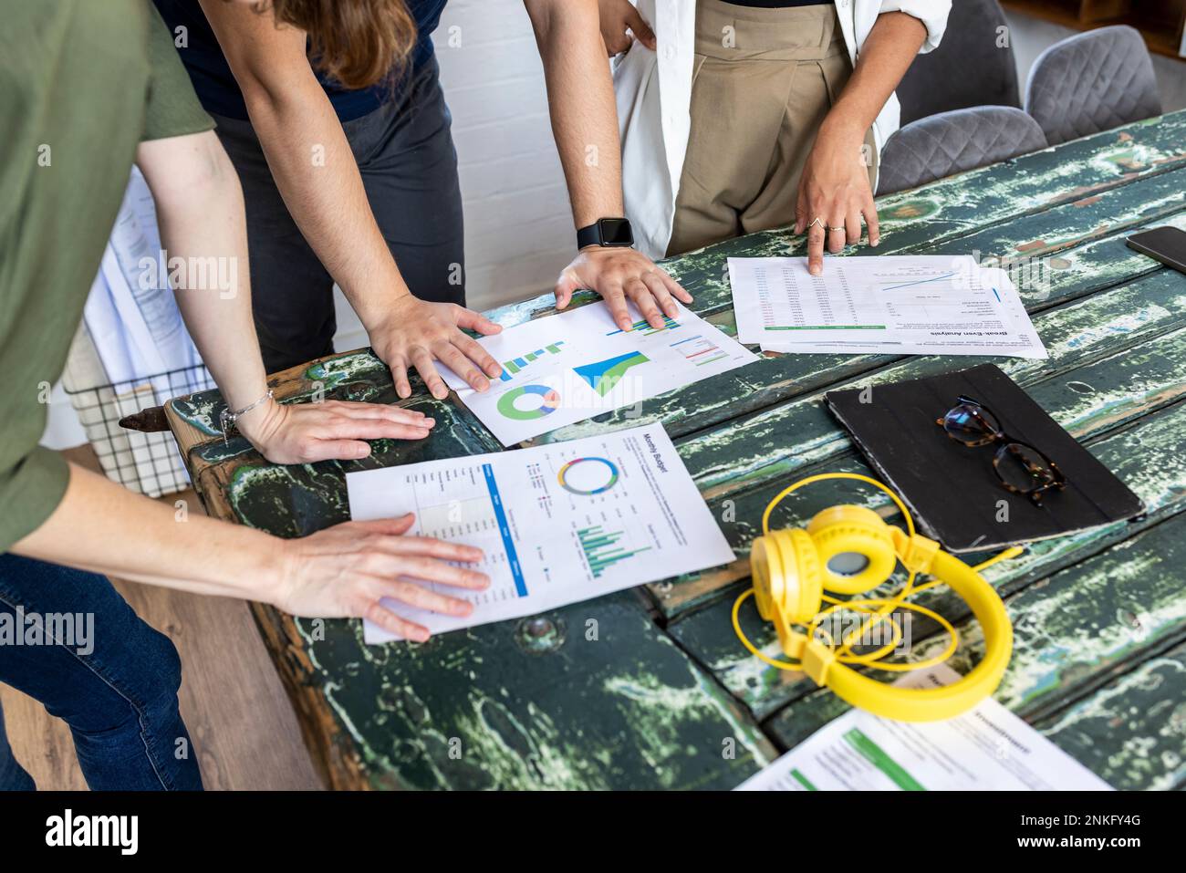 Charts and graphs hi-res stock photography and images - Alamy