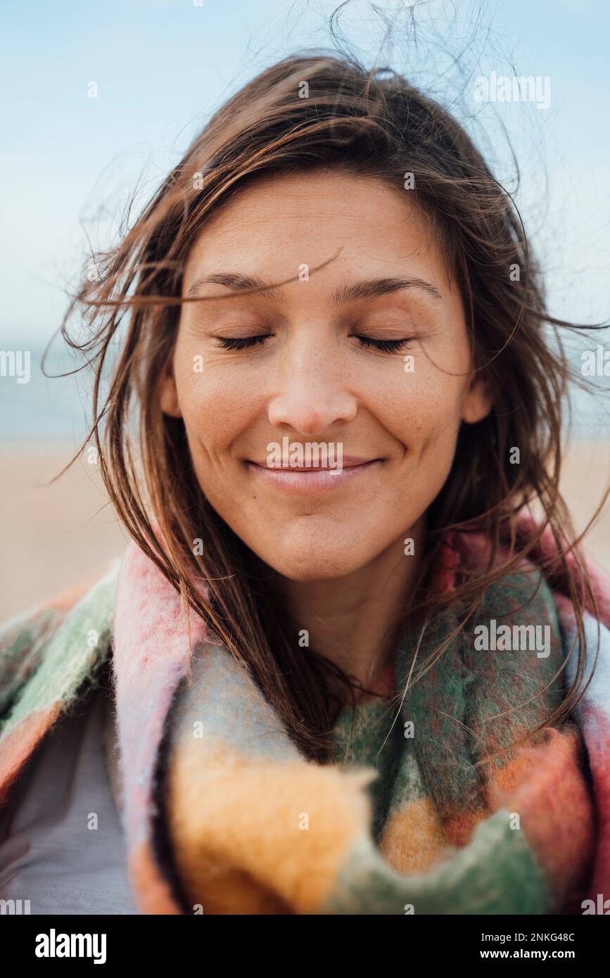 Smiling eyes hi-res stock photography and images - Alamy