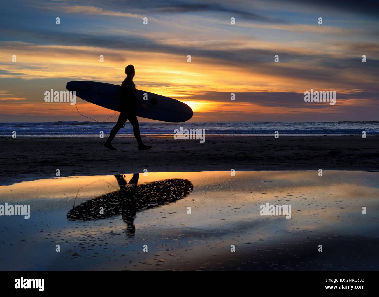 Shore silhouette hi-res stock photography and images - Alamy