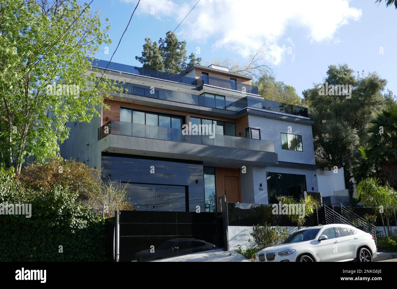 Sherman Oaks, California, USA 22nd February 2023 Singer /Choreographer ...