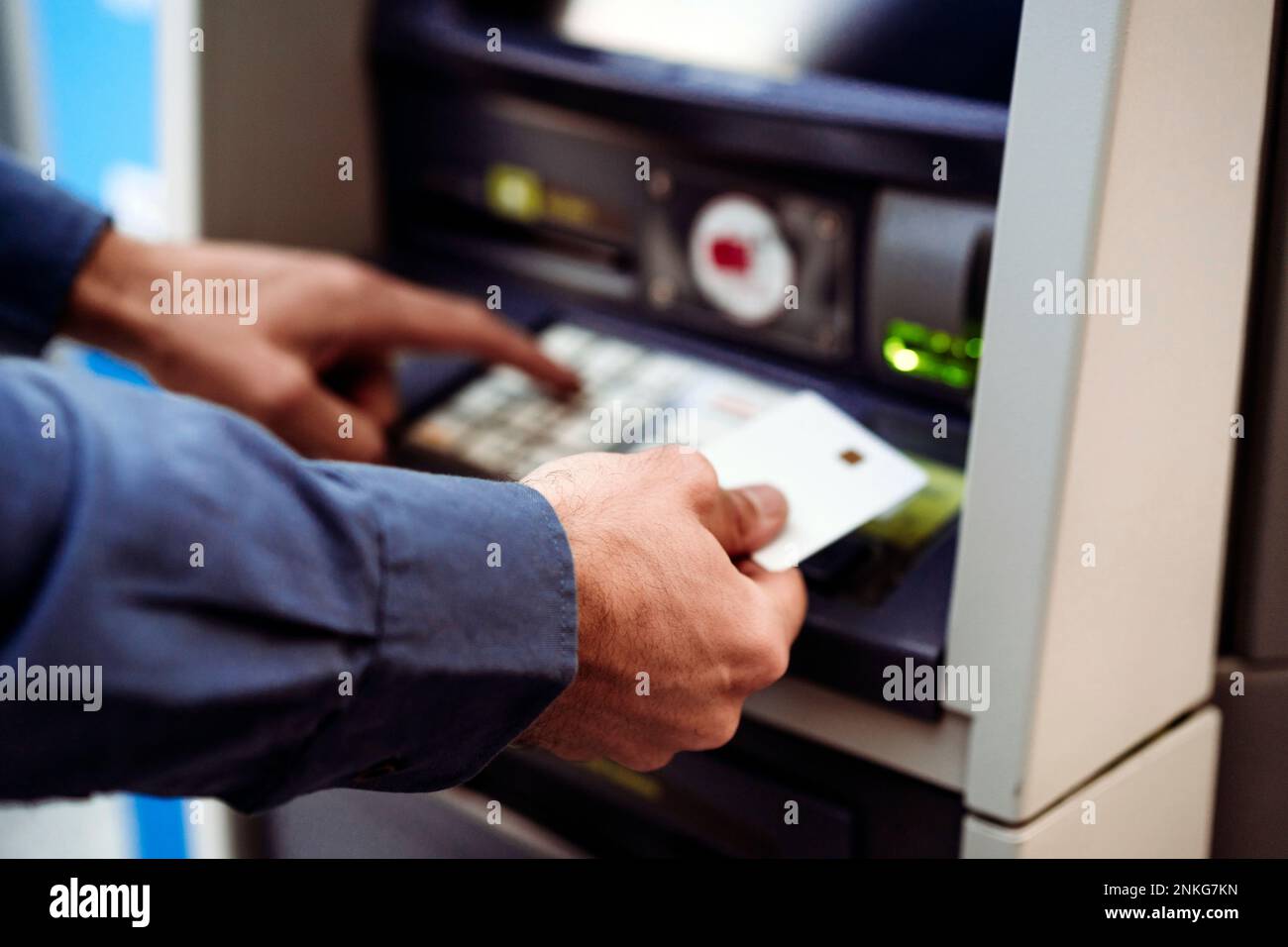 Atm machine card hi-res stock photography and images - Alamy