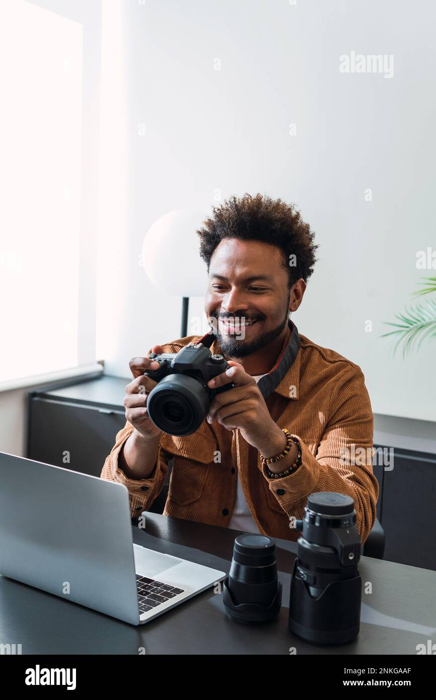 Camera desk hi-res stock photography and images - Alamy