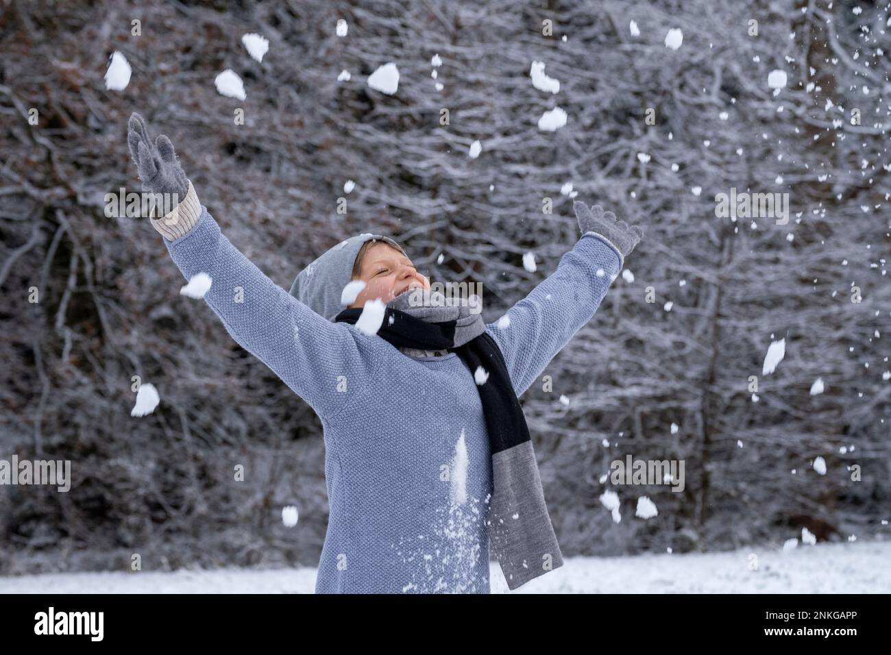10 11 in warm clothing hi-res stock photography and images - Alamy