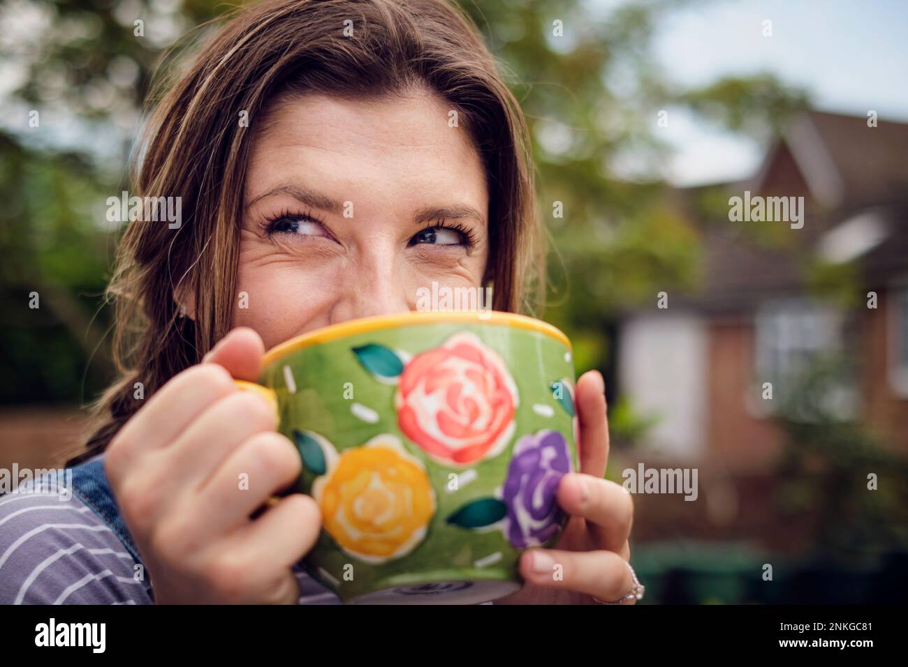 Happy floral hi-res stock photography and images - Alamy