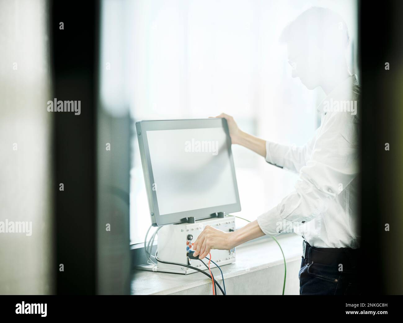 Electronics examination hi-res stock photography and images - Alamy