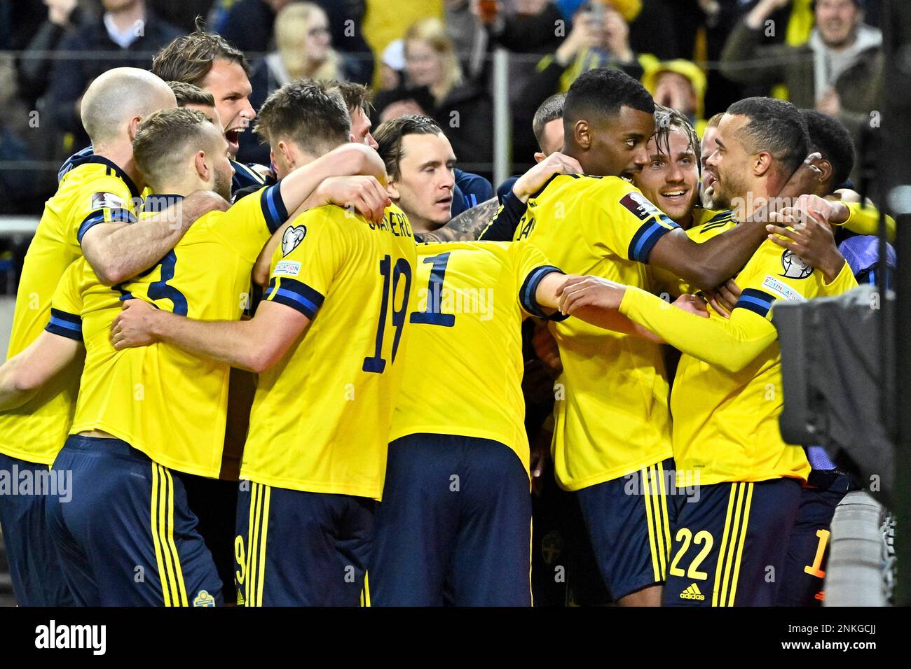 The Swedish team celebrates Robin Quaison's 1-0 goal during the group B ...