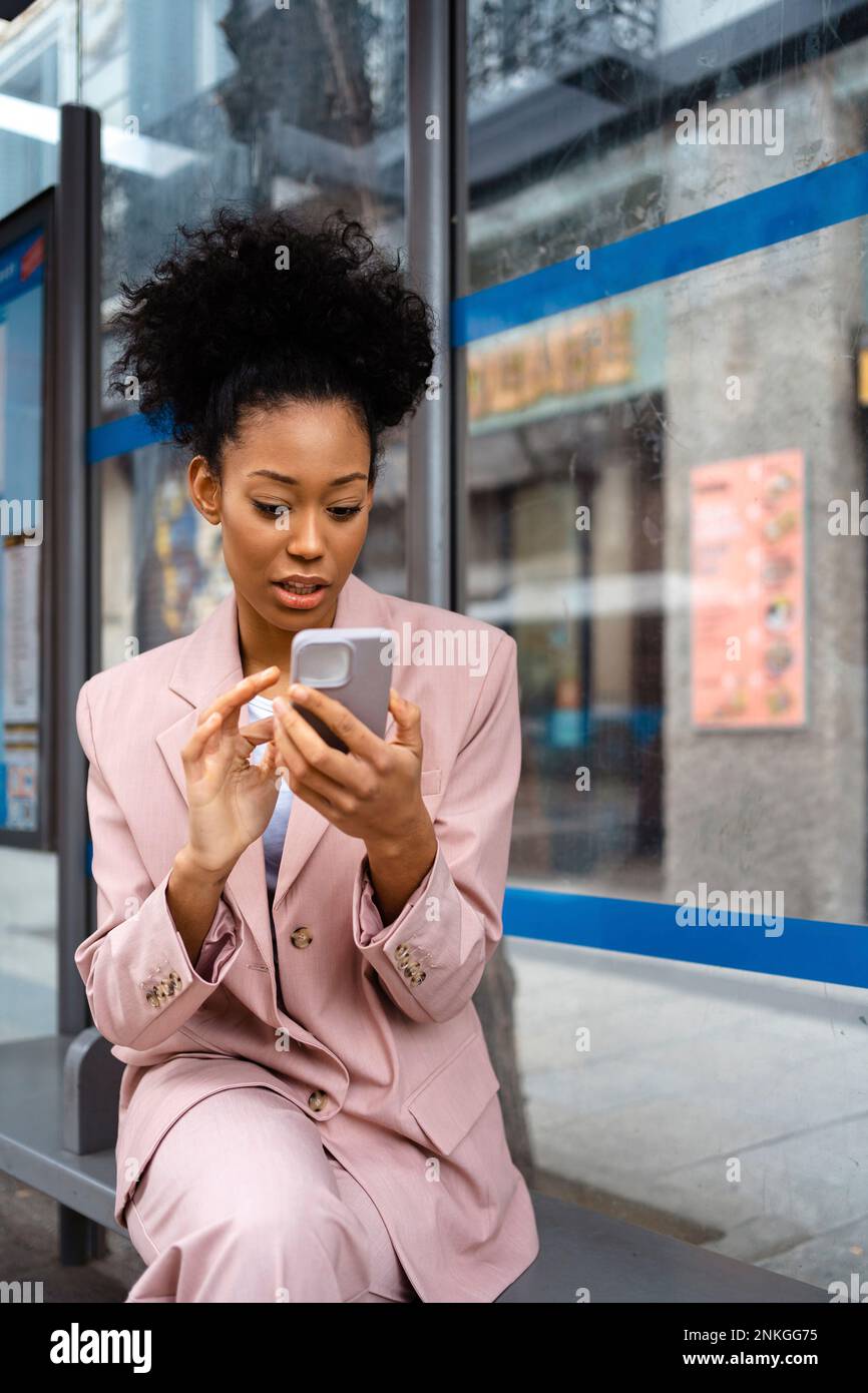 Using smart phone perspective hi-res stock photography and images - Alamy