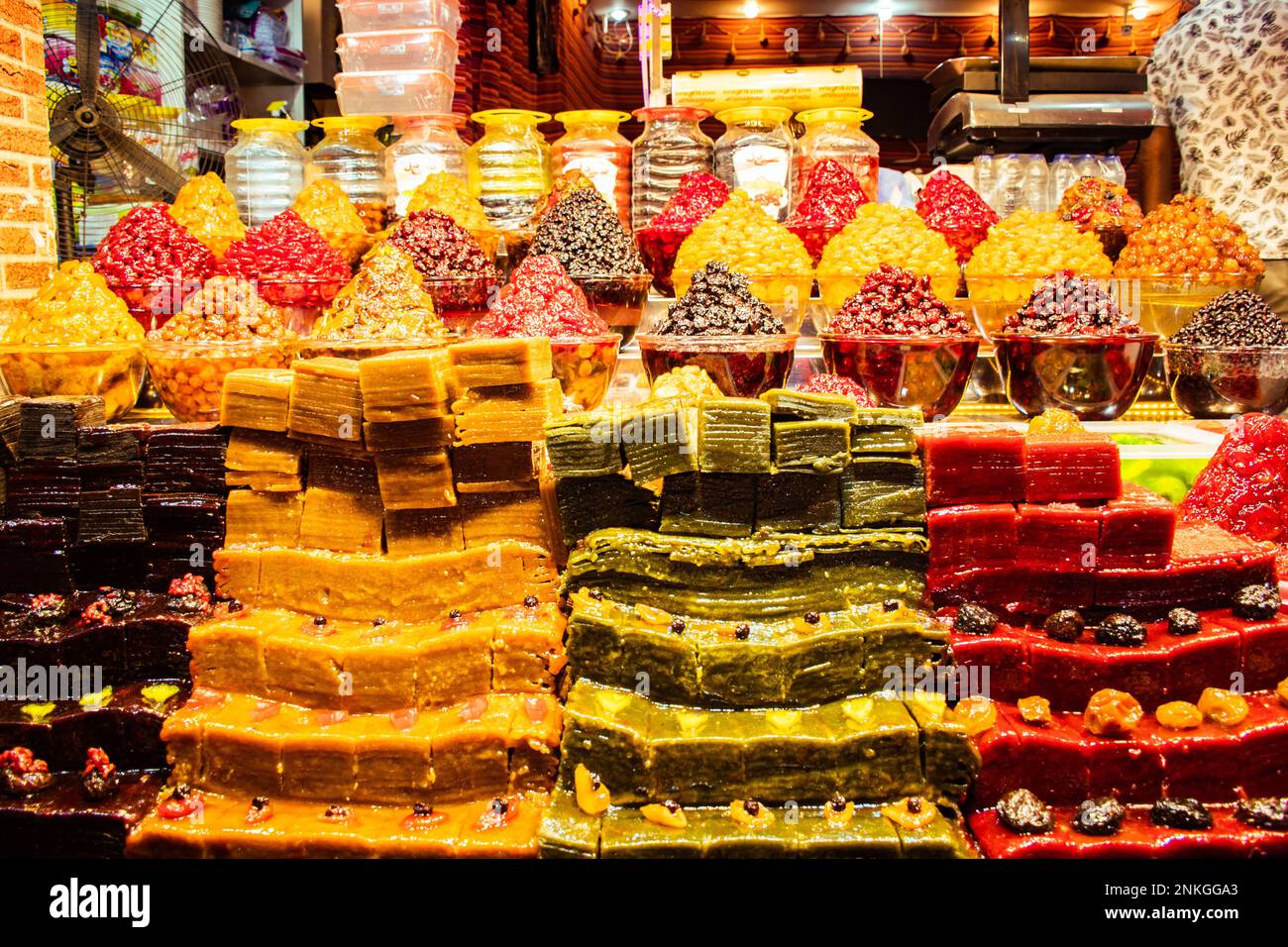 Iranian sweets hi-res stock photography and images - Alamy