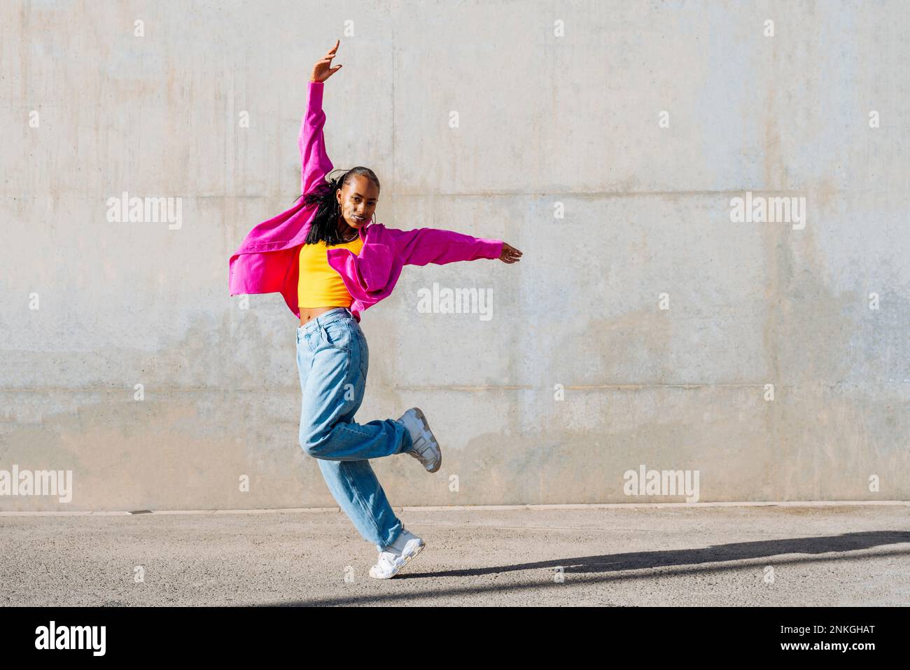 Raised footpath hi-res stock photography and images - Alamy