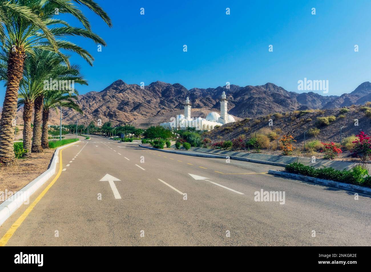 Mosque road sign hi-res stock photography and images - Alamy