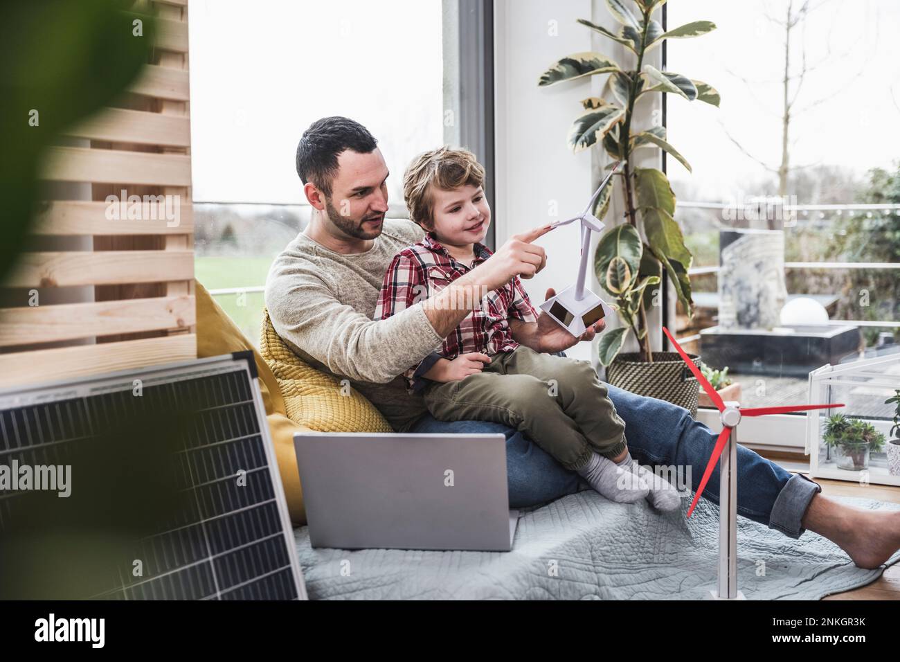 Father son home wind hi-res stock photography and images - Alamy