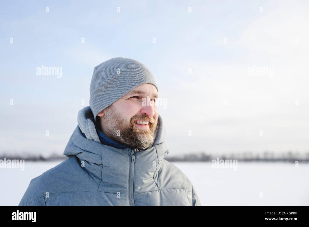 Man wearing cap in snow hi-res stock photography and images - Alamy