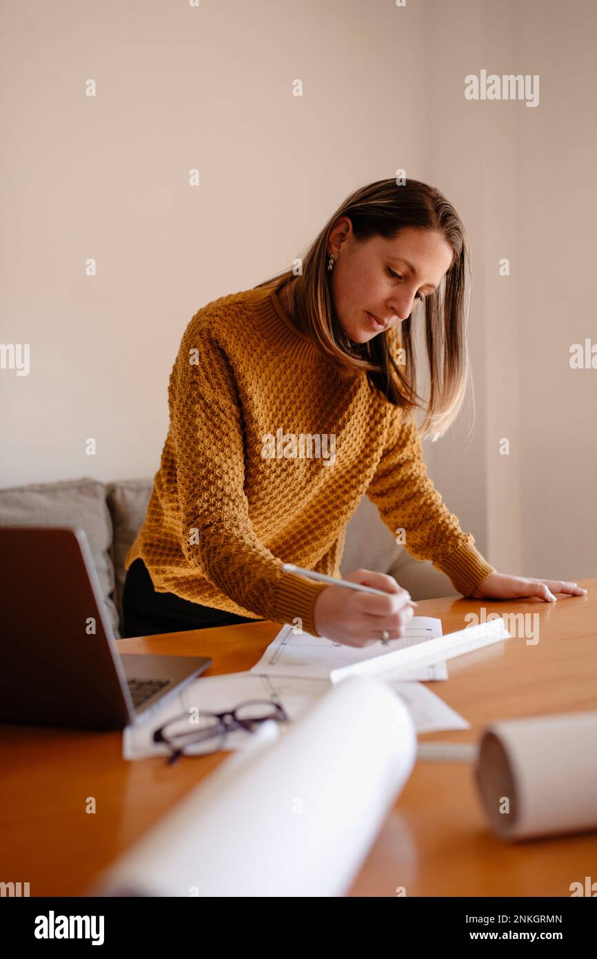Table making hi-res stock photography and images - Alamy