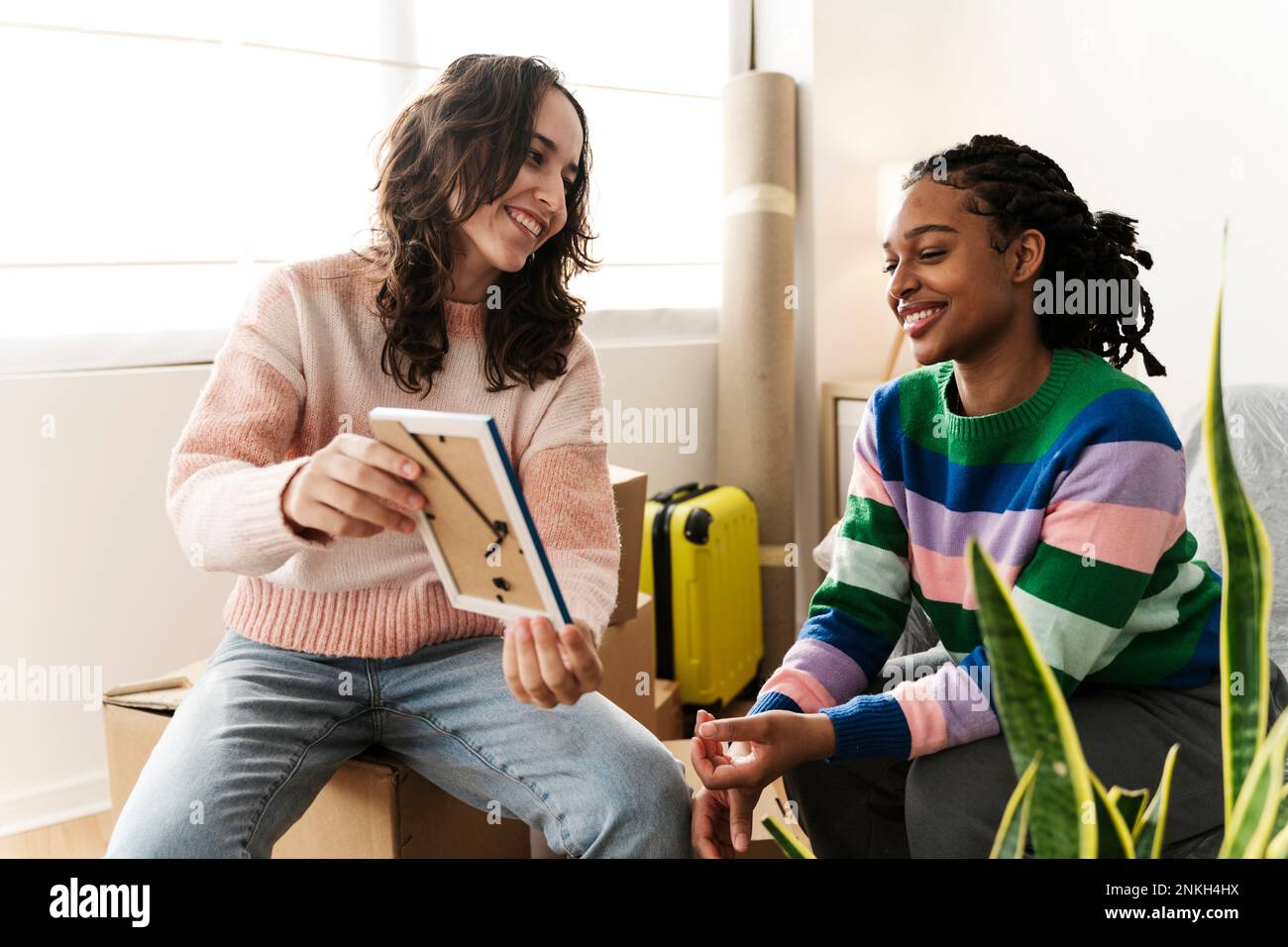 Picture showing happy woman hi-res stock photography and images - Alamy