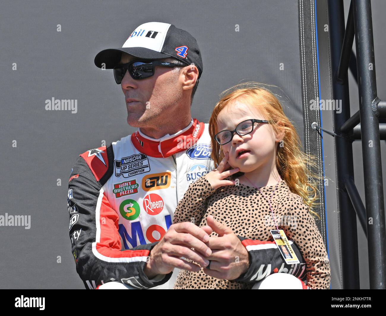 ATLANTA, GA - MARCH 20: Kevin Harvick (#4 Stewart Haas Racing Mobil 1 ...