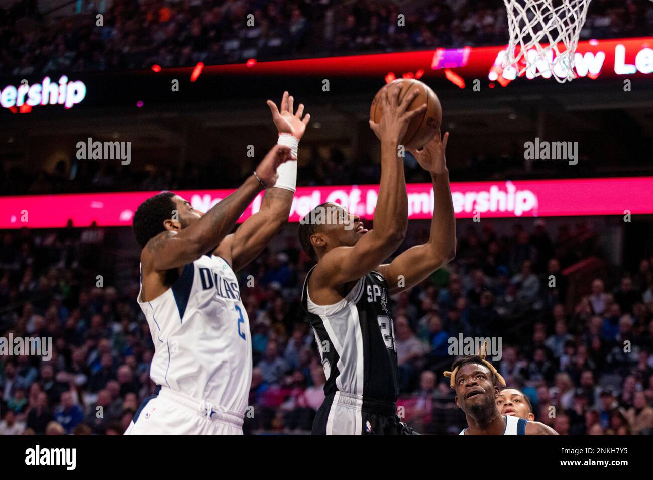 San Antonio Spurs guard Malaki Branham (22) attempts to score after ...