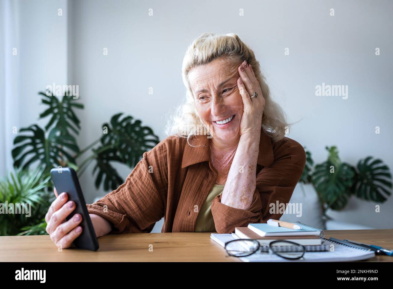 Watching office desk hi-res stock photography and images - Alamy