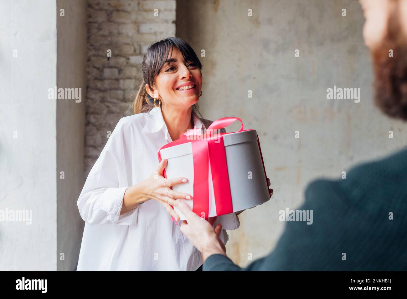 Man happy gift hi-res stock photography and images - Alamy