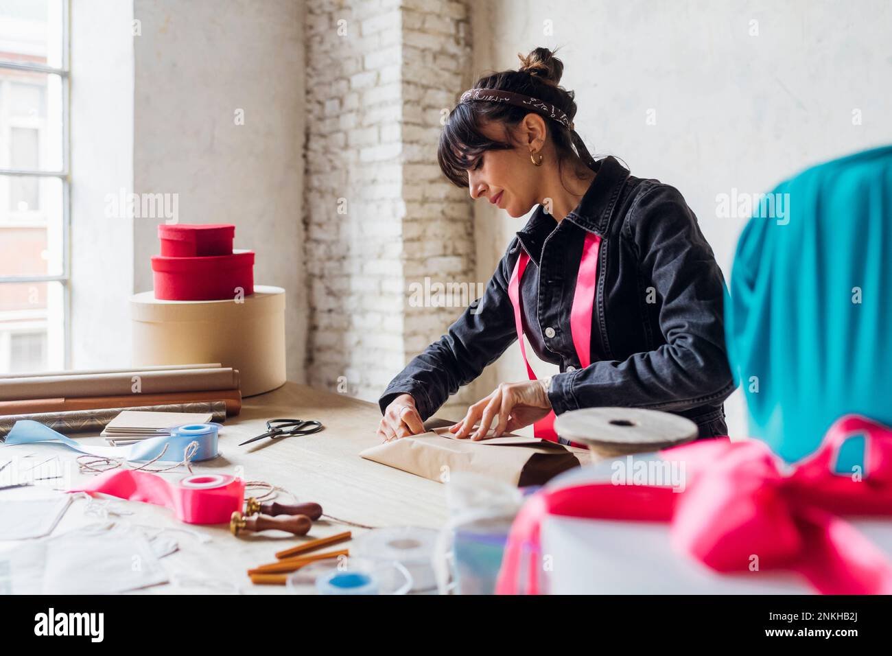 Professional wrapping hi-res stock photography and images - Alamy
