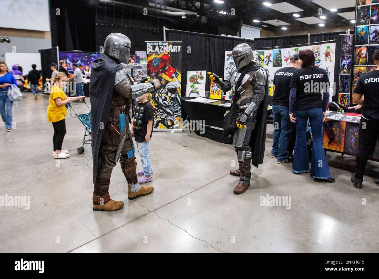 Tony Klassen, left, and Jaasiel Mendoza dressed as the Mandalorian ...
