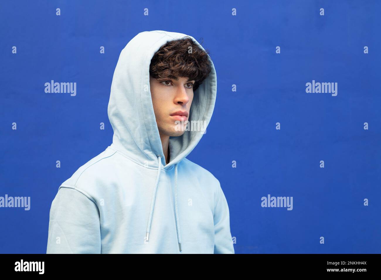 Blue hooded shirt hi-res stock photography and images - Alamy