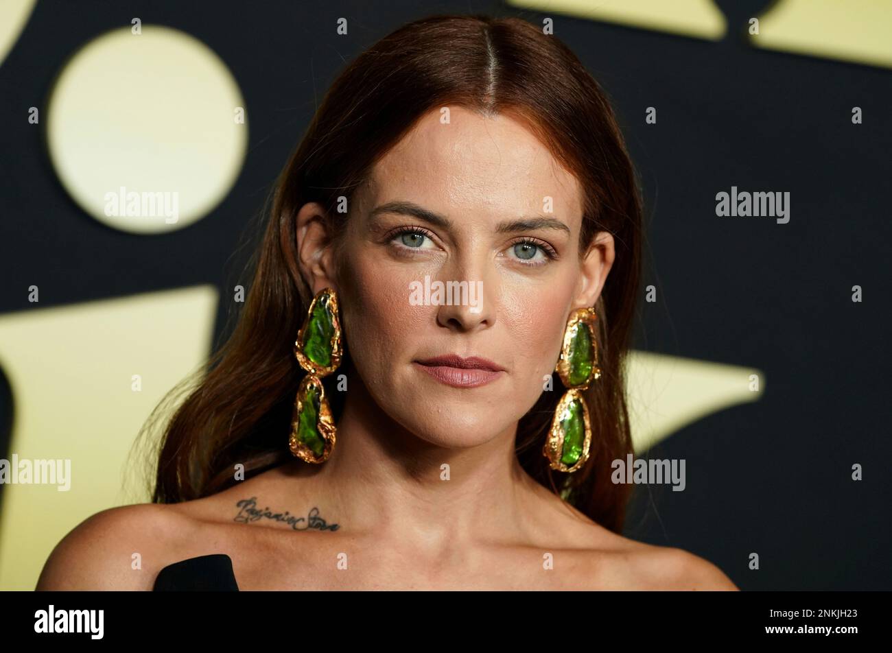 Riley Keough arrives at the premiere of "Daisy Jones and The Six ...