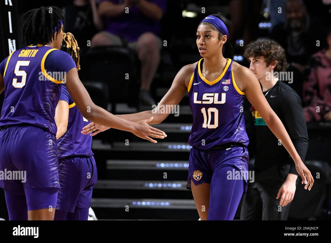 LSU's Angel Reese (10) celebrates with Sa'Myah Smith (5) after Reese ...